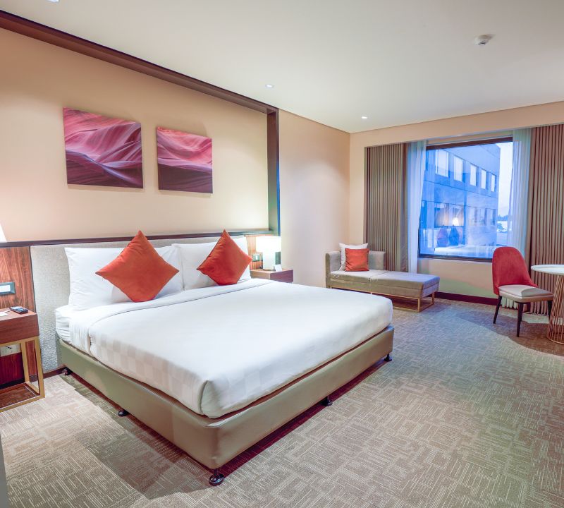 Deluxe Rooms | Grand Summit Hotels