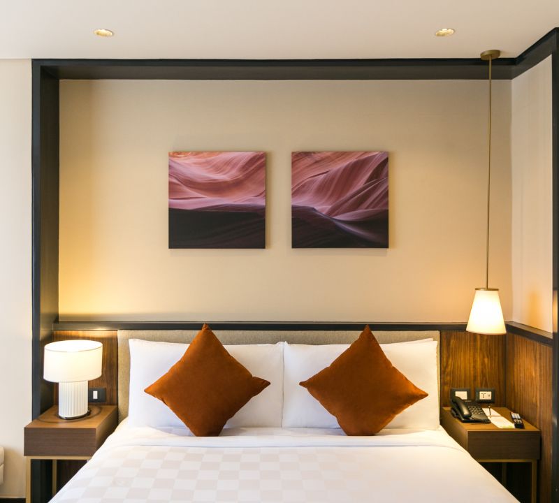 Deluxe Rooms | Grand Summit Hotels
